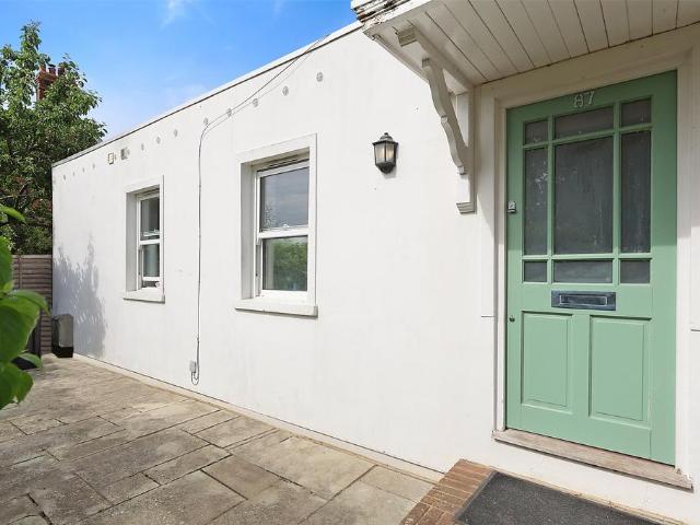 1 bedroom terraced house for sale