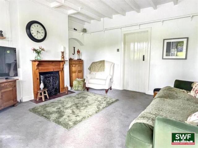 1 bedroom terraced house for sale in Codsall Road, Wolverhampton, WV6
