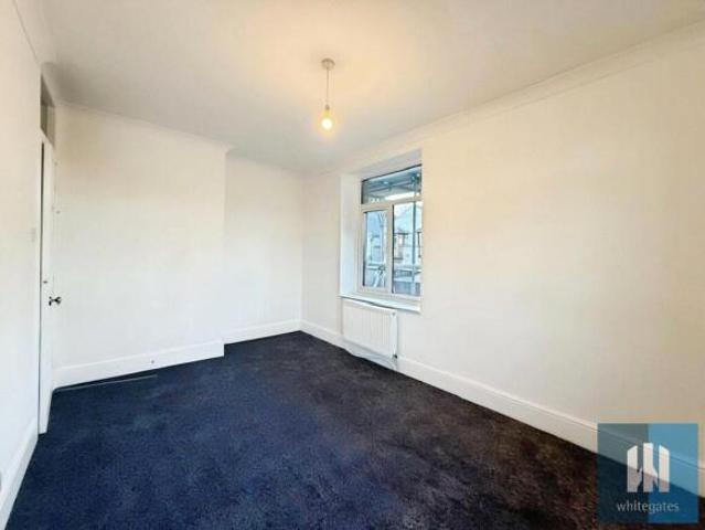 1 bedroom terraced house for sale in Church Street, Moldgreen, Huddersfield, HD5