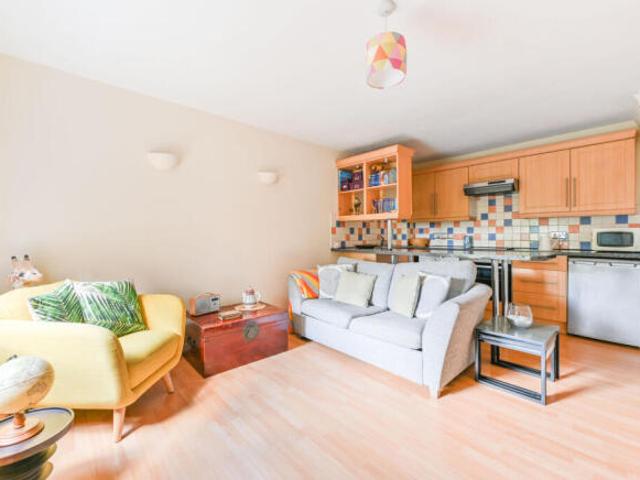 1 bedroom terraced house for sale in Ardent Close, Norwood, London, SE25