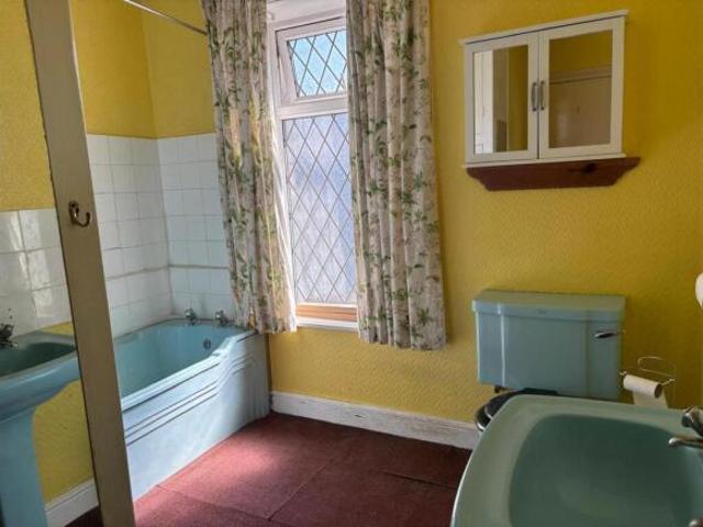 1 bedroom terraced house for sale in Blackmoorfoot Road, Huddersfield, HD4