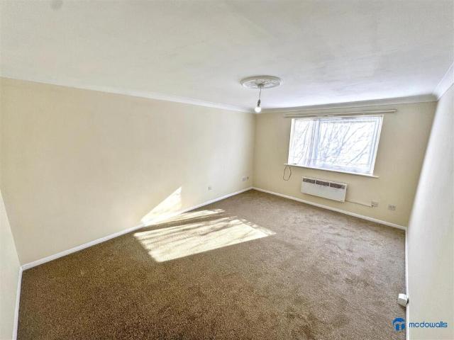 1 bedroom terraced house for sale in Gurney Close, Barking, IG11