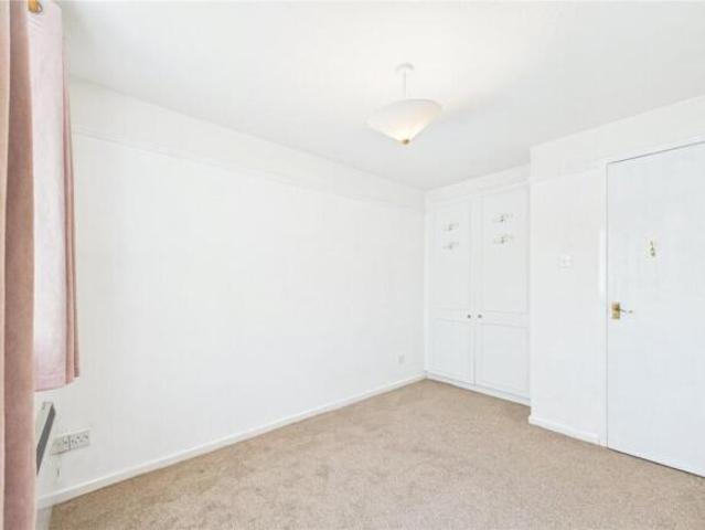 1 bedroom terraced house for sale in Flaxfield Court, Basingstoke, Hampshire, RG21