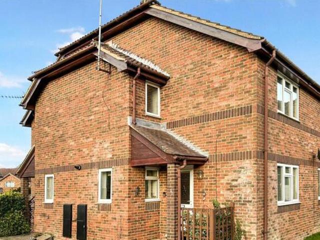 1 Bedroom Terraced House For Sale In Fleet, Hampshire