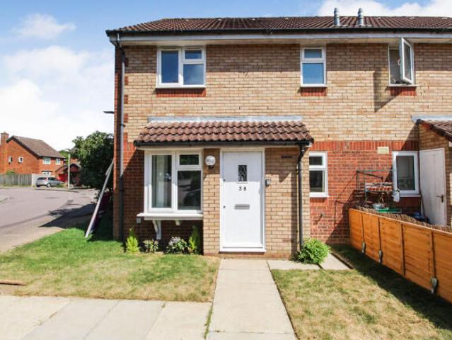 1 bedroom terraced house for sale in Honeysuckle Way, Bedford, MK41