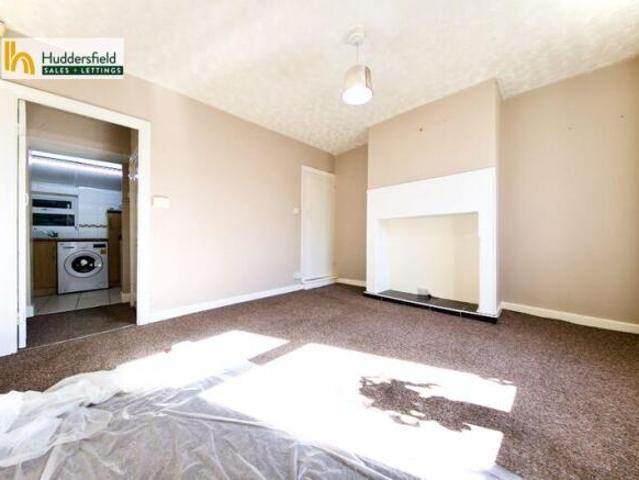 1 bedroom terraced house for sale in Lowergate, Huddersfield, HD3
