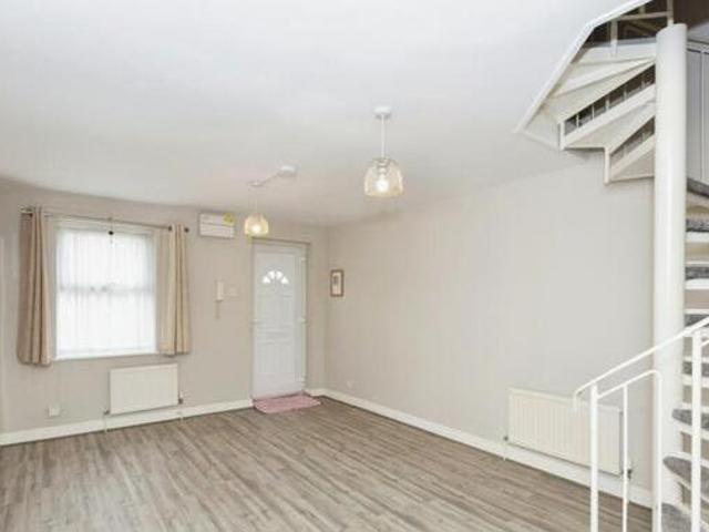 1 Bedroom Terraced House For Sale In London