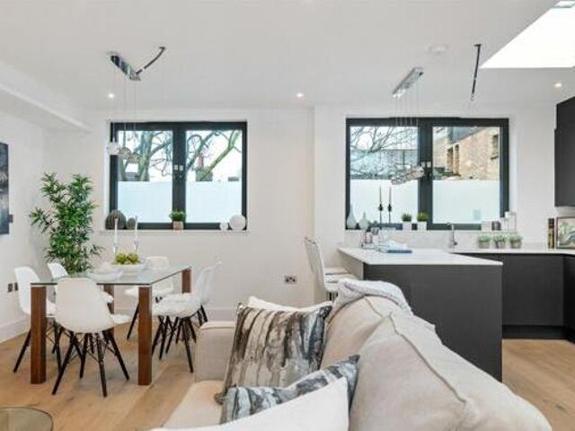 1 Bedroom Terraced House For Sale In London