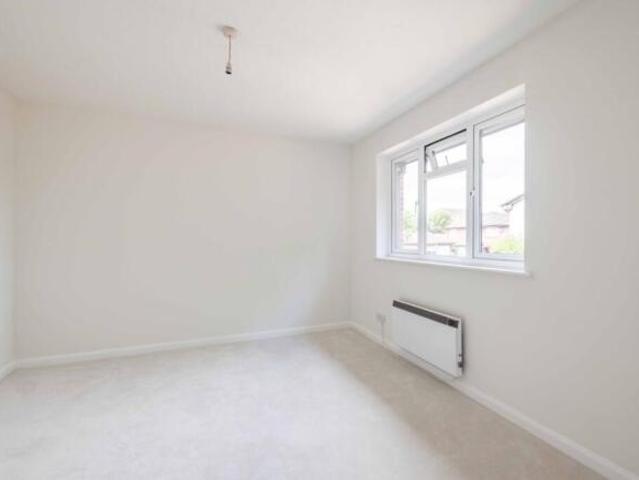 1 bedroom terraced house for sale in Littlebrook Avenue, Slough, SL2