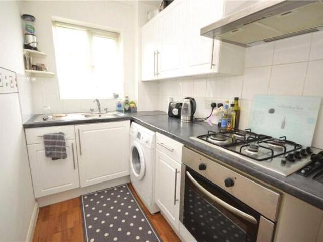 1 bedroom terraced house for sale in Spayne Close, Luton, Bedfordshire, LU3
