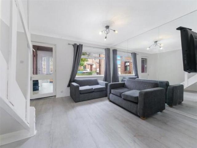 1 bedroom terraced house for sale in Preston Place, Govanhill, Glasgow, G42