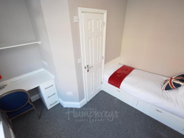 1 bedroom Terraced House To Let