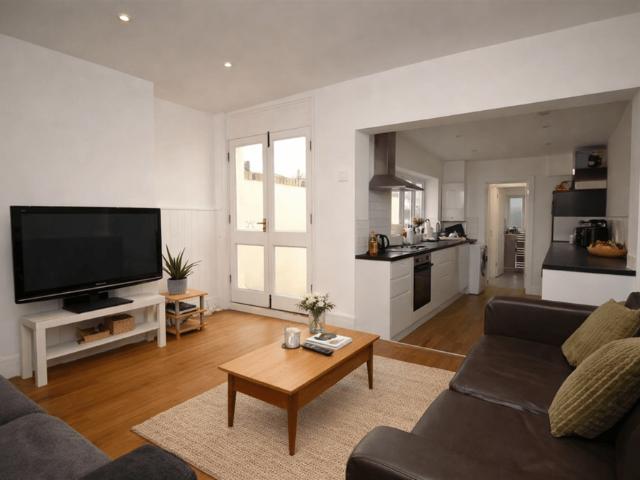 1 bedroom terraced house to rent