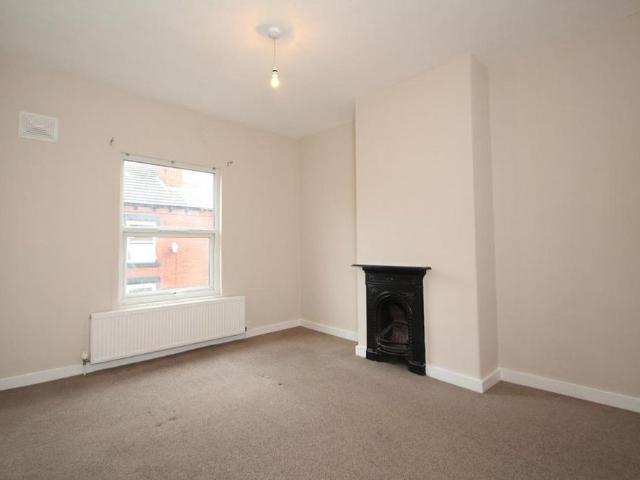 1 bedroom terraced house to rent