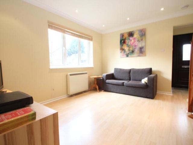 1 bedroom terraced house to rent