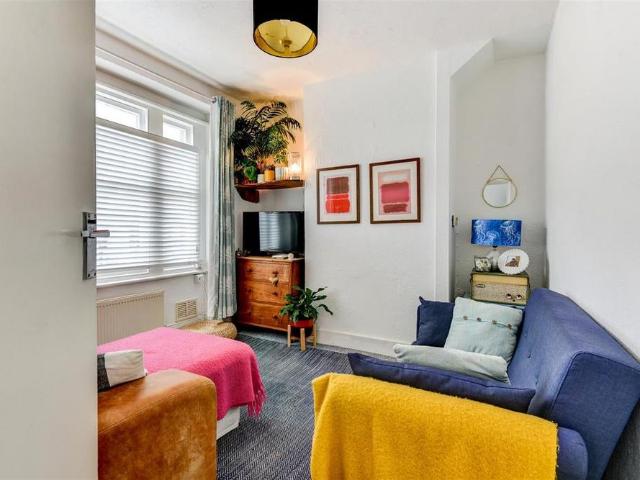 1 bedroom terraced house to rent