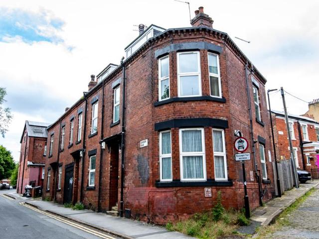 1 bedroom terraced house to rent