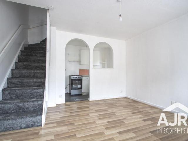 1 bedroom terraced house to rent