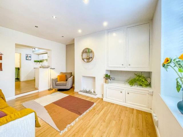 1 bedroom terraced house to rent