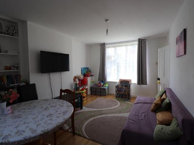 1 bedroom terraced house to rent