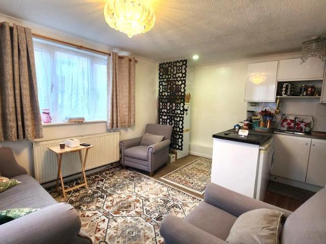 1 bedroom terraced house to rent
