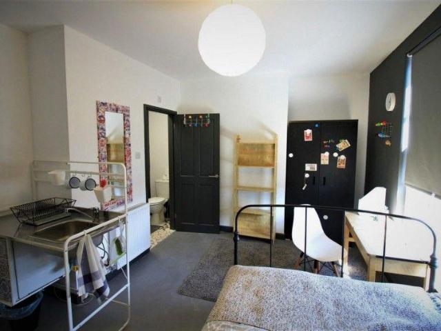 1 bedroom terraced house to rent