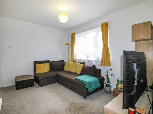 1 bedroom terraced house to rent