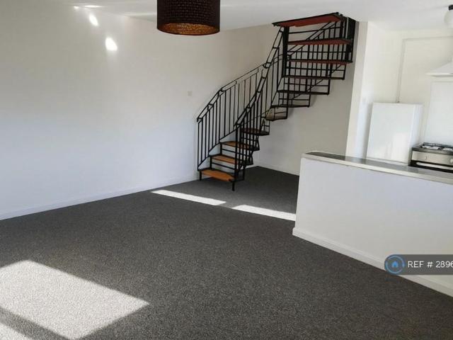1 bedroom terraced house to rent