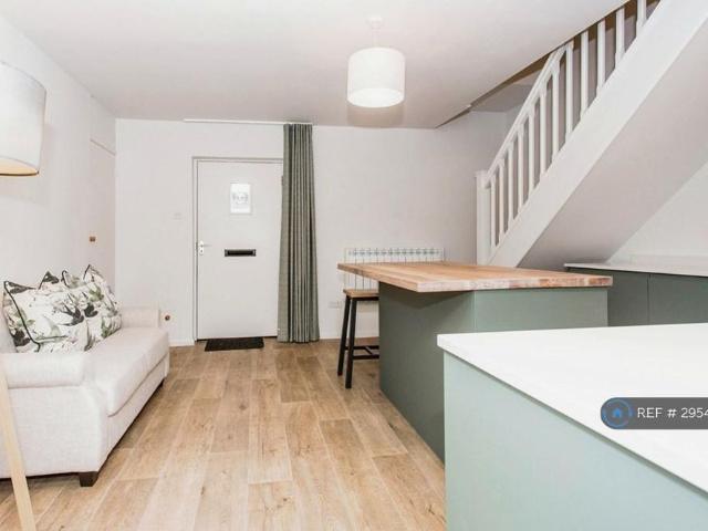 1 bedroom terraced house to rent
