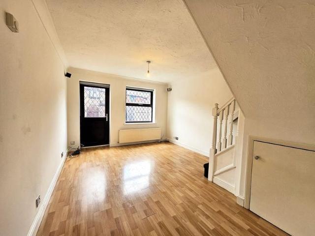 1 bedroom terraced house to rent