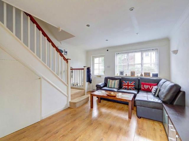 1 bedroom terraced house to rent