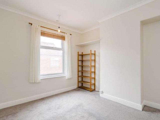 1 bedroom terraced house to rent