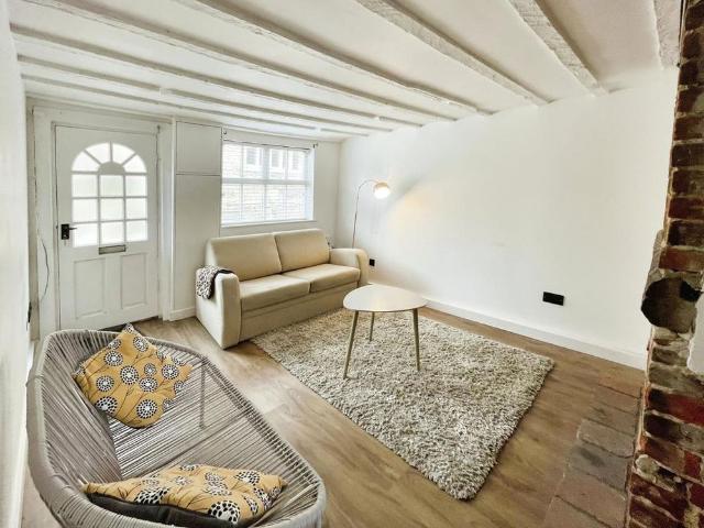 1 bedroom terraced house to rent