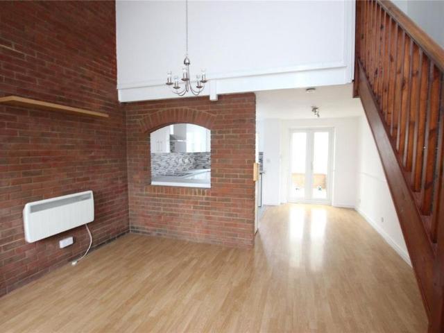 1 bedroom terraced house to rent