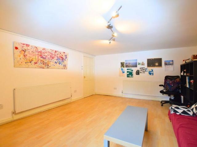 1 bedroom terraced house to rent