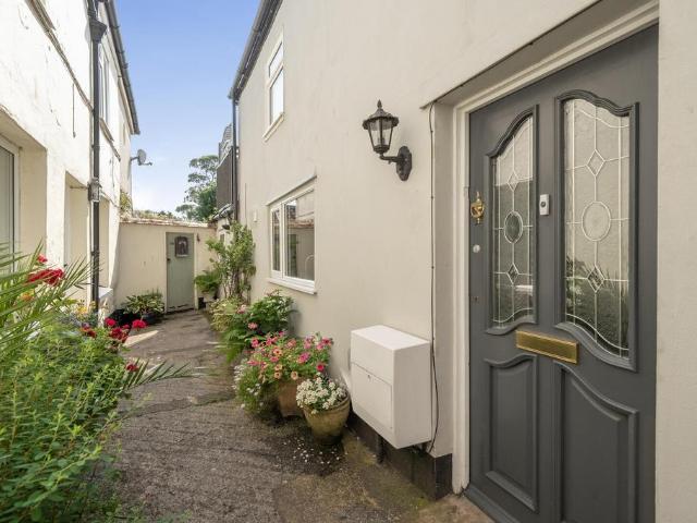 1 bedroom terraced house to rent