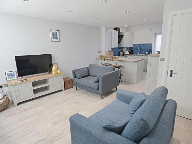1 bedroom terraced house to rent