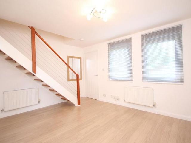 1 bedroom terraced house to rent