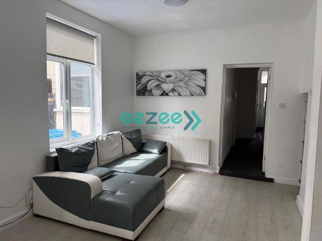 1 bedroom terraced house to rent