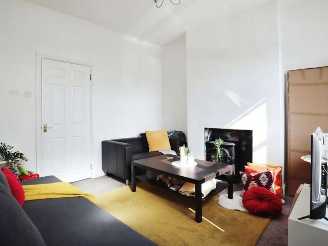 1 bedroom terraced house to rent