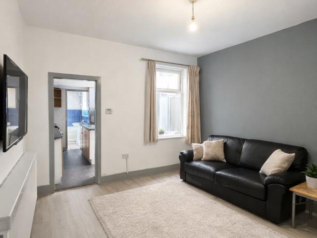 1 bedroom terraced house to rent