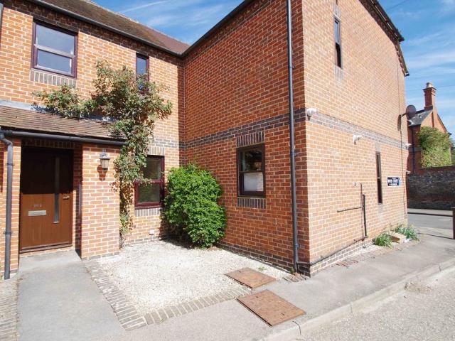 1 bedroom terraced house to rent