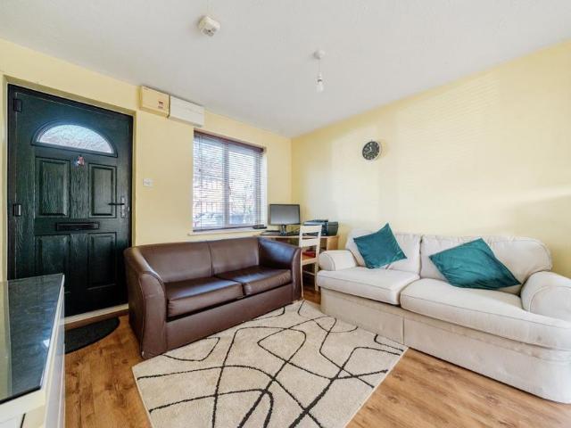 1 bedroom terraced house to rent