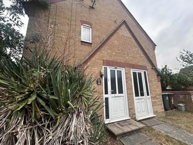 1 Bedroom Terraced House To Rent In Canterbury Close, Banbury, OX16