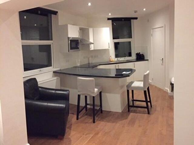 1 Bedroom Terraced House To Rent In Flat, Glasshouse Street, Nottingham, Nottinghamshire, NG1