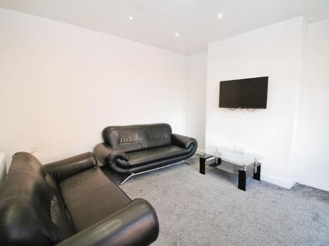 1 bedroom terraced sharedaccommodation to rent