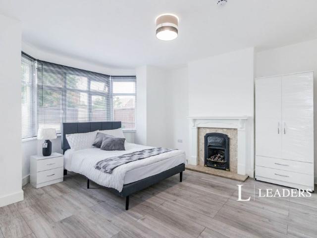 1 bedroom terraced to rent Burgoyne Road, Sunbury on Thames, TW16