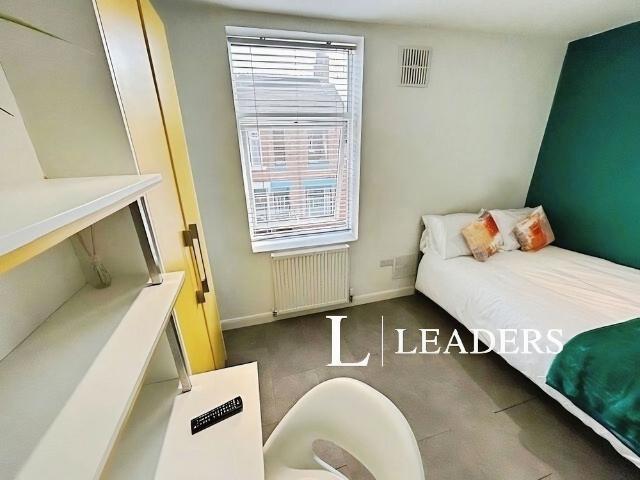 1 bedroom terraced to rent Mellard Street, Newcastle, Staffordshire, ST5