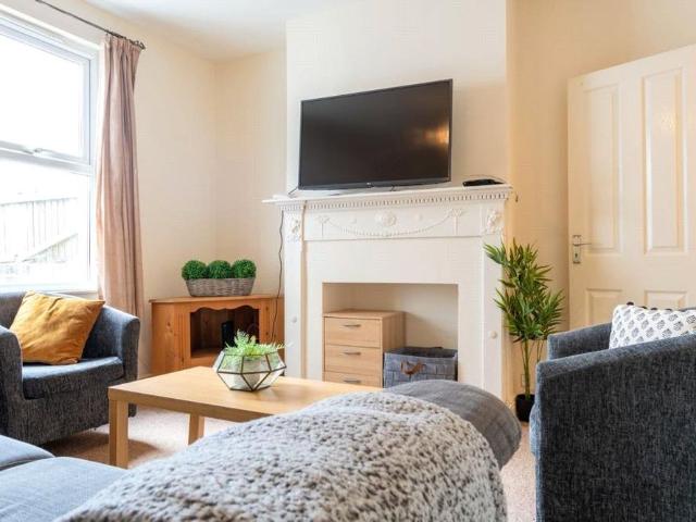 1 bedroom terraced to rent St. Pauls Parade, Cheltenham, Gloucestershire, GL50