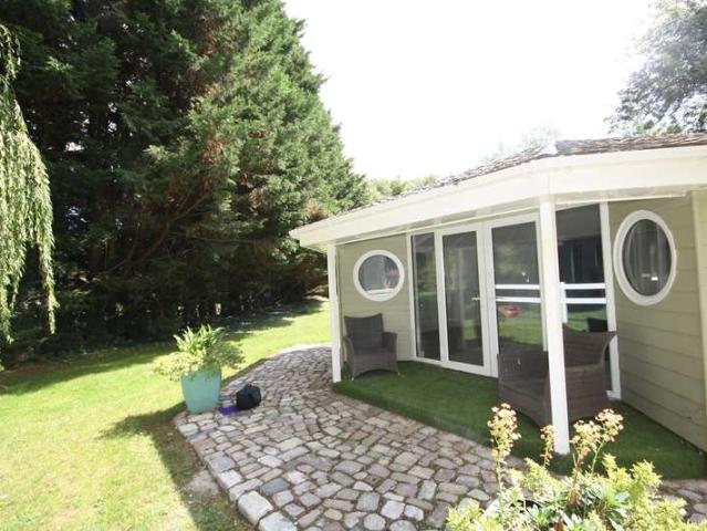 1 Bedroom Unique Property